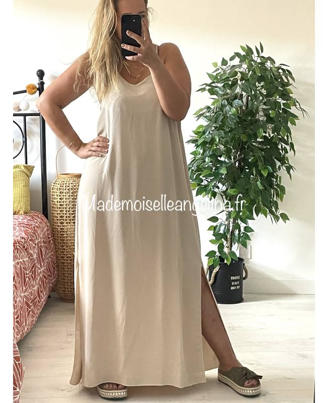 ROBE LONGUE BEIGE FENDUE, TAILLE UNIQUE. EXPEDITION EN 48H.